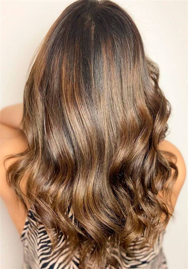 Hair contouring o la técnica de color de pelo que estiliza