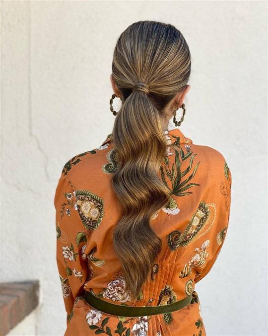 7 formas de hacerte una coleta baja y verte siempre diferente