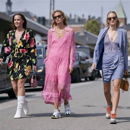 Colores que combinan con morado: las claves de estilo