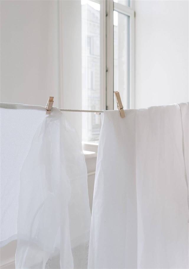 Ropa desteñida: los trucos más fáciles y que funcionan para dejarla ...