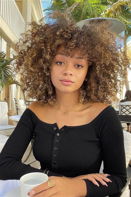 Curlyage: las mechas balayage para pelo rizado que quedan así de bonitas