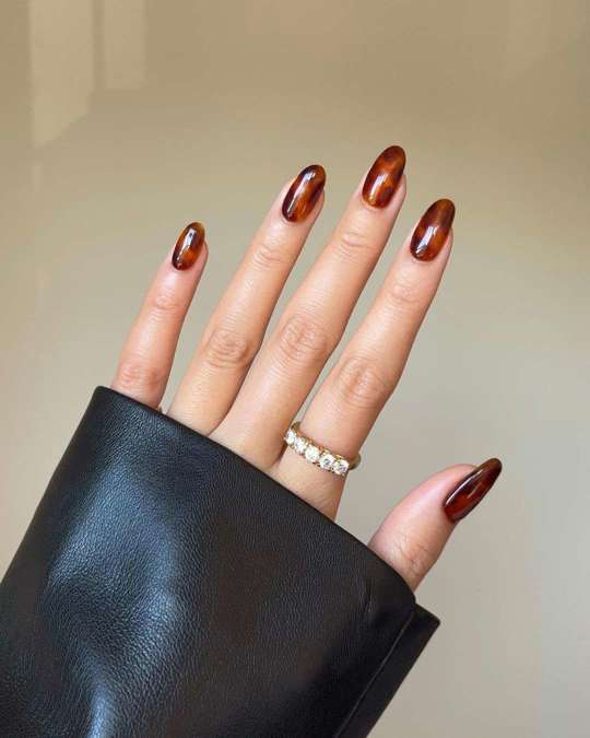 Uñas Marrones 15 Manicuras Elegantes Que Serán Tendencia En Otoño 2023