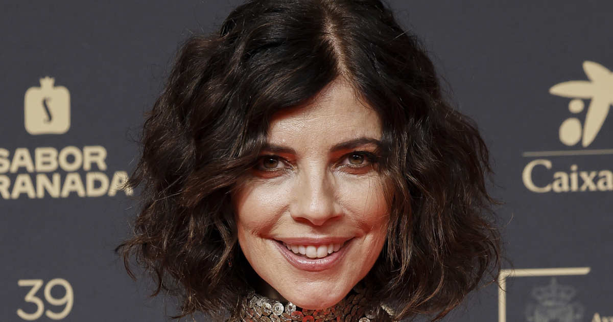 El curly arrasa en los Premios Goya 2025: del mini bob de Maribel Verdú ...