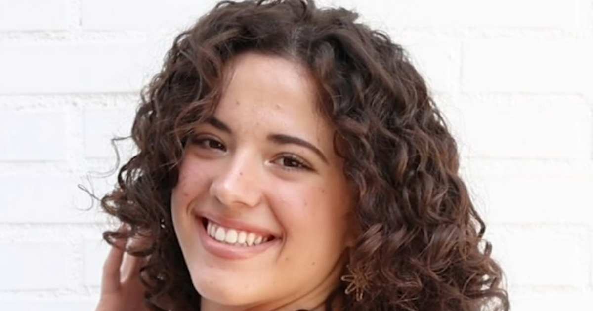 Desde que descubrí esta espuma de 2 euros en Mercadona para definir mis rizos, mi pelo rizado ha ...