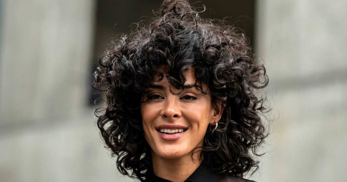 Conchi Arias, experta en pelo rizado, sobre el mejor corte de pelo ...