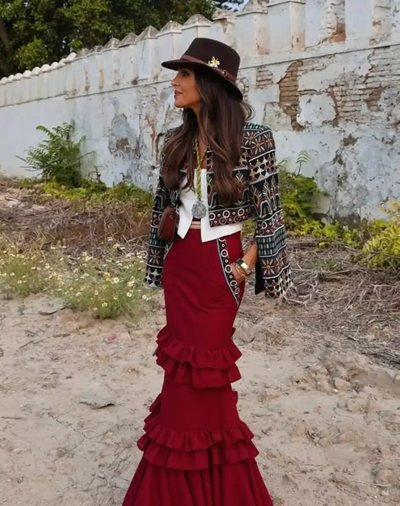 De Lourdes Montes a Pastora Soler: Huelva se viste de rociera con los ...