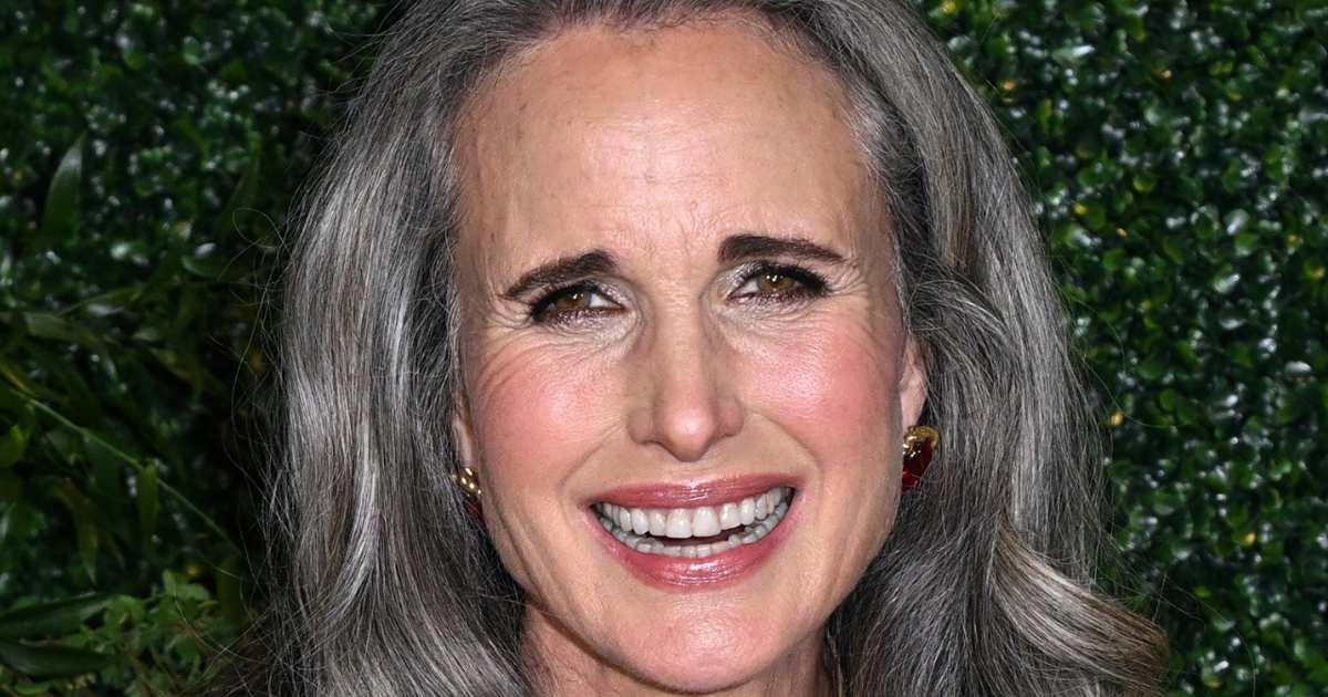 Andie MacDowell (67 años): “Pensé, ‘creo que el cabello con canas me va ...