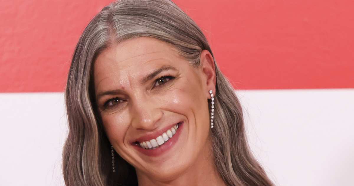 Canas de Laura Sánchez (43 años): historia de por qué ha decidido dejar ...