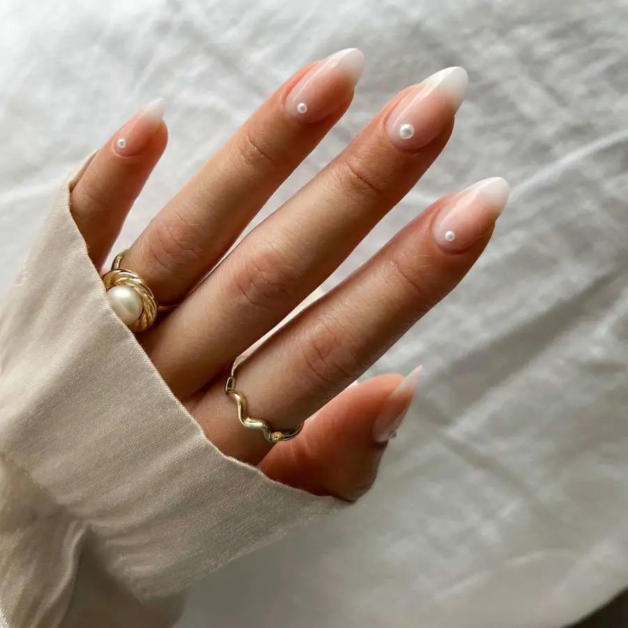 Ideas de uñas beige finas y elegantes para lucir el color que nunca ...