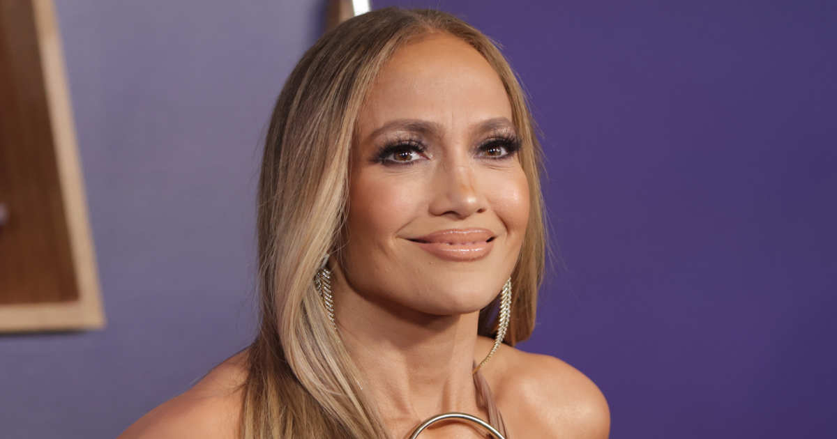 Jennifer Lopez revela sus 8 mejores trucos de belleza para parecer más ...