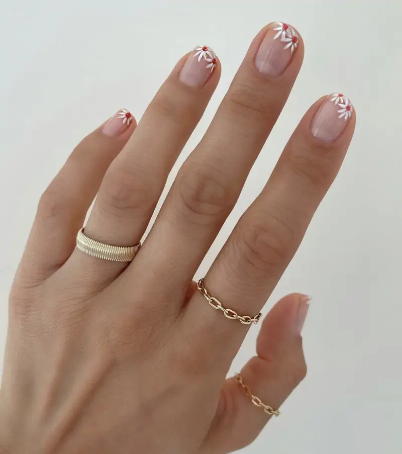 Uñas con flores sencillas: 10 diseños fáciles de hacerte tú misma (o ...