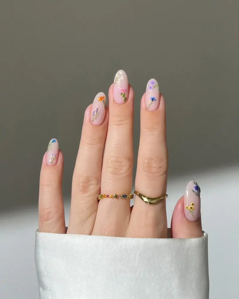 Uñas con flores sencillas: 10 diseños fáciles de hacerte tú misma (o ...