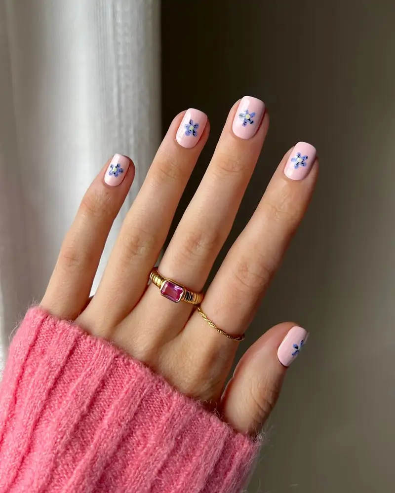 Uñas con flores sencillas: 10 diseños fáciles de hacerte tú misma (o ...