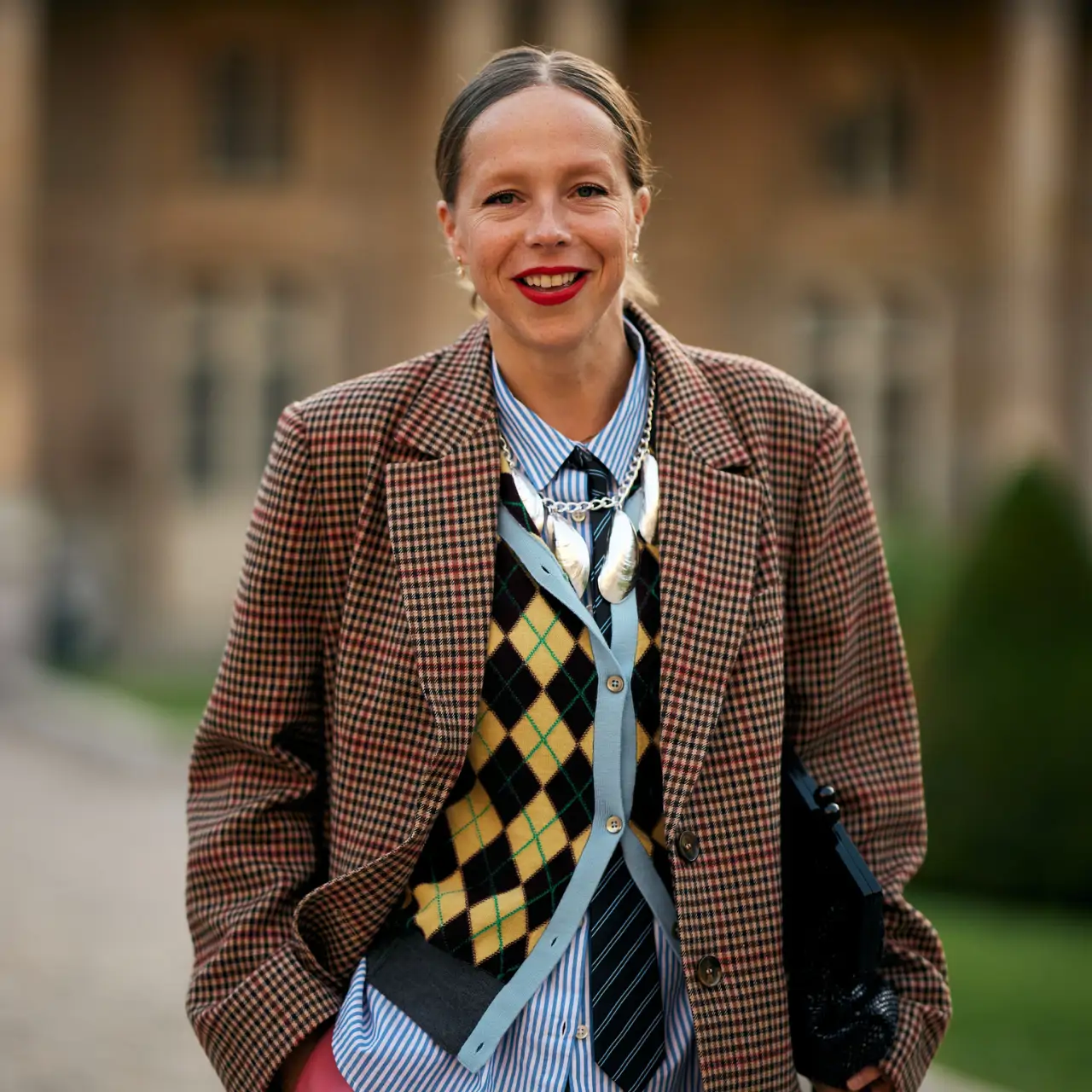 15 looks vintage y modernos: cómo rescatar el pasado sin parecer disfrazada