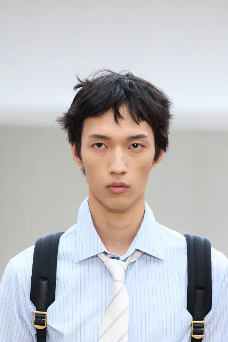 Todo sobre el corte de pelo "librito" para hombres: así se lleva el ...