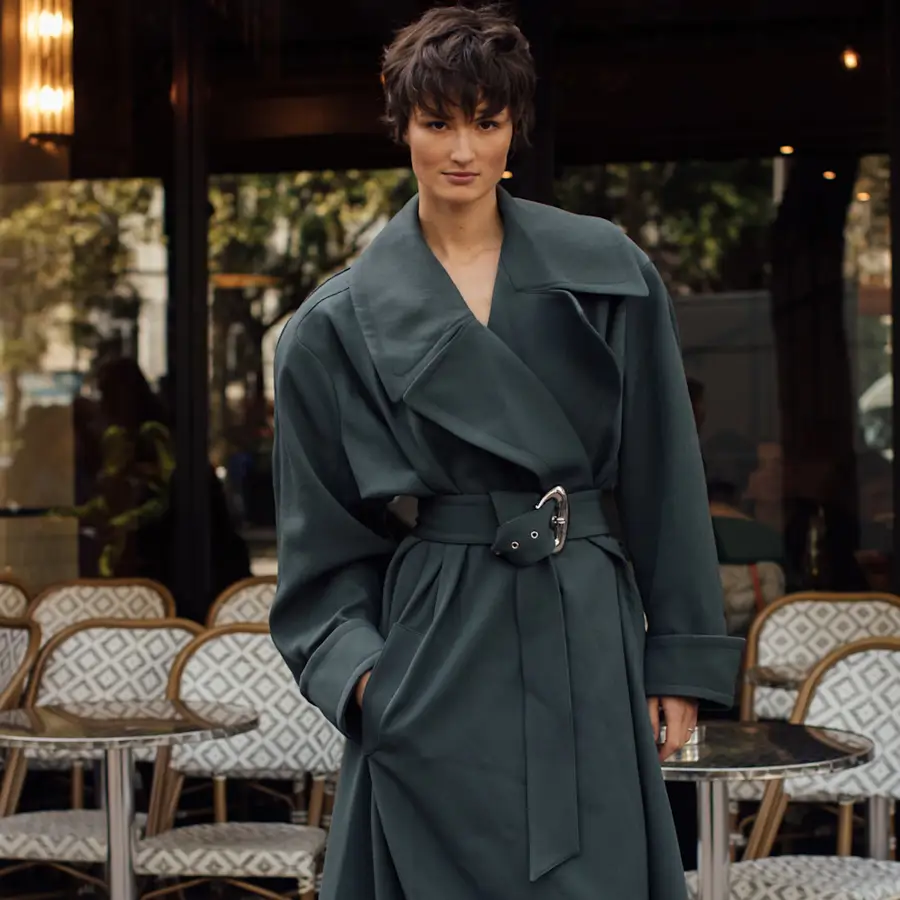 7 plumas elegantes de Mango que son un básico elegante para invierno y ...