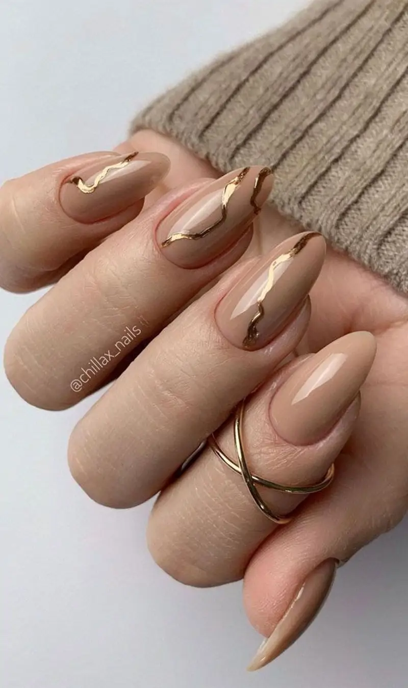 Ideas de uñas beige finas y elegantes para lucir el color que nunca ...