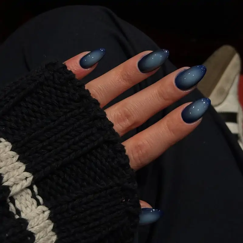 10 ideas de uñas difuminadas para Navidad muy elegantes y en los ...