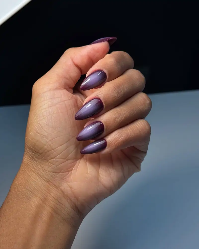 10 ideas de uñas difuminadas para Navidad muy elegantes y en los ...