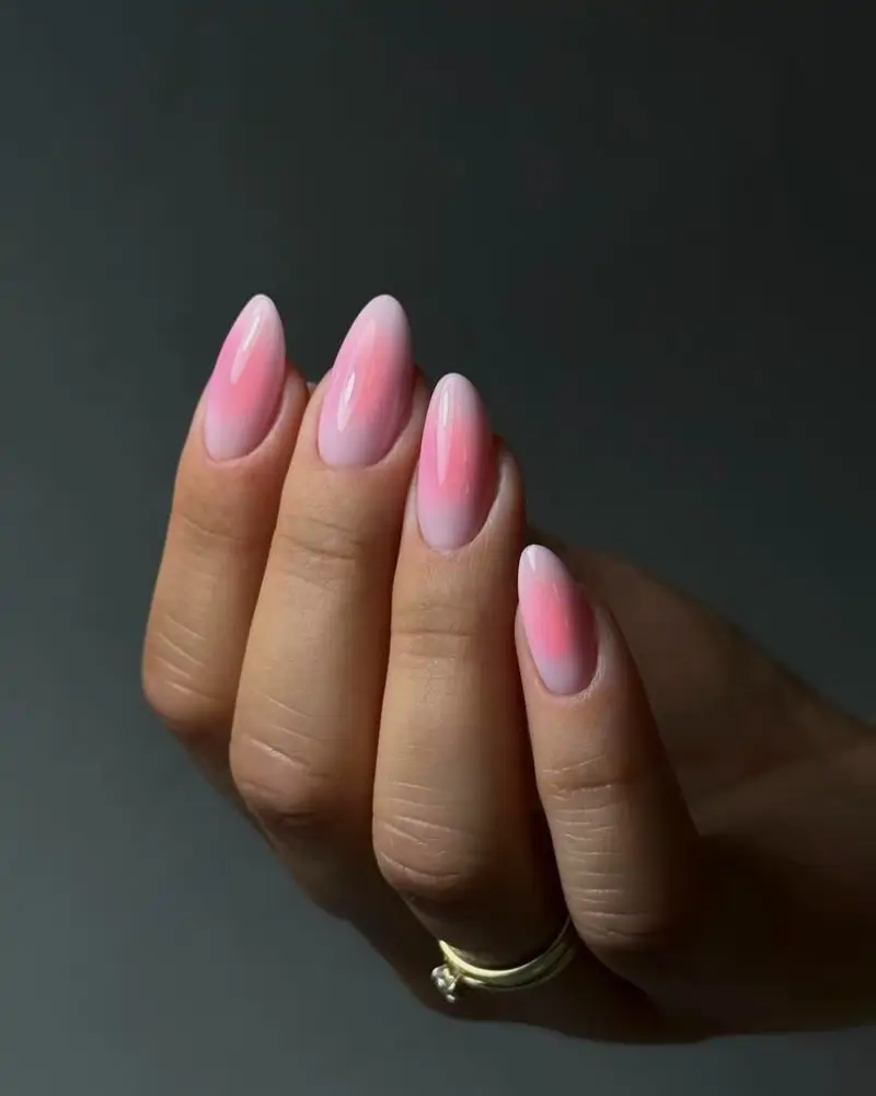 10 ideas de uñas difuminadas para Navidad muy elegantes y en los ...