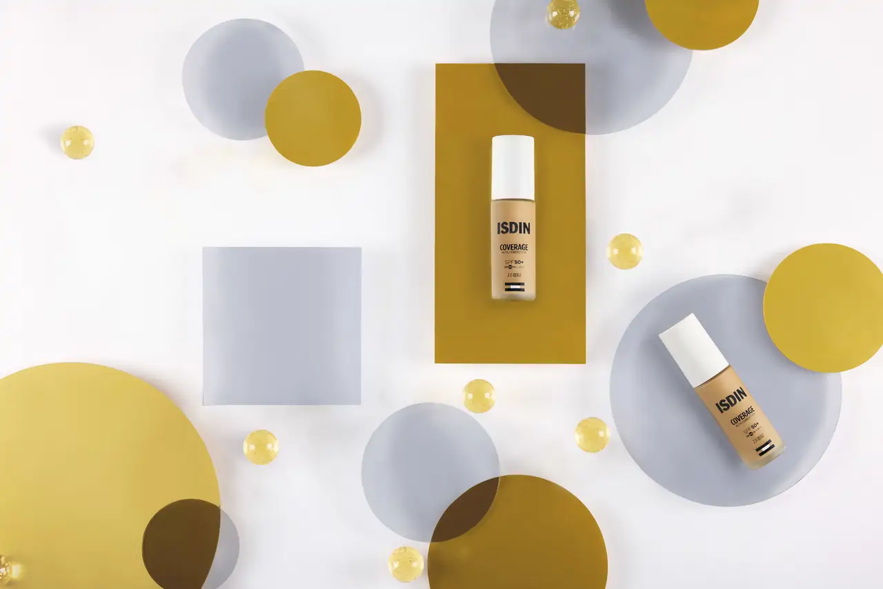 Premios CLARA de Belleza 2025: Mejor Base de Maquillaje, Isdin Coverage ...