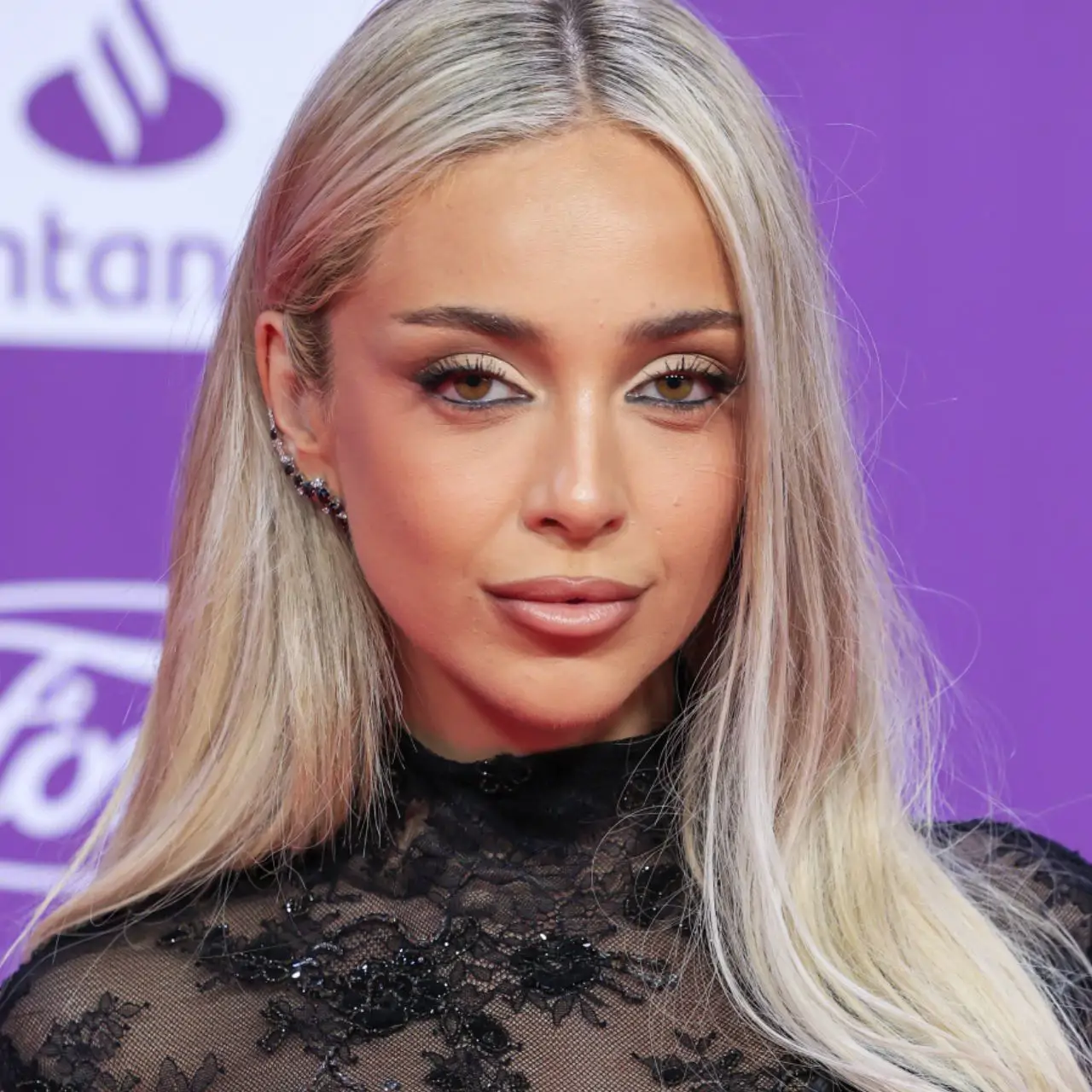 Ana Mena, cantante: "Me rizo las pestañas y uso máscara waterproof para que no se caigan. Es un ...