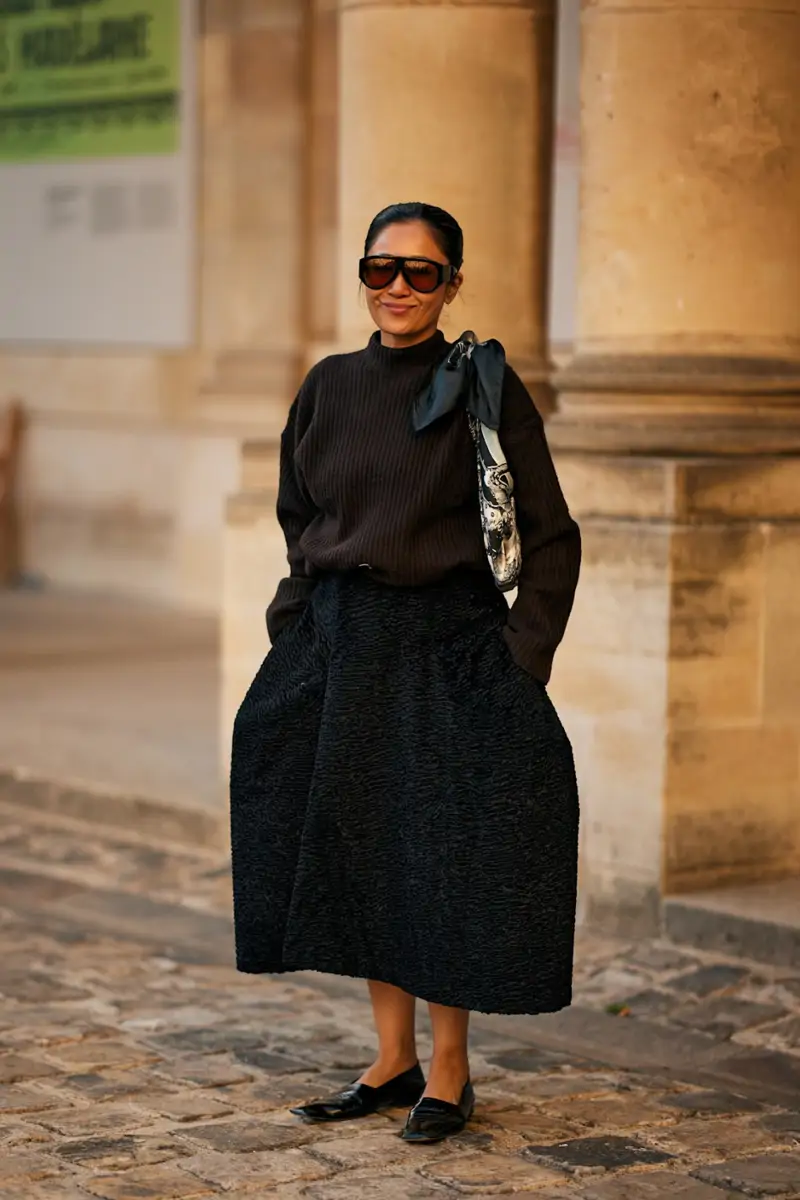 Cómo combinar una falda negra larga: 20 looks de inspiración y los ...