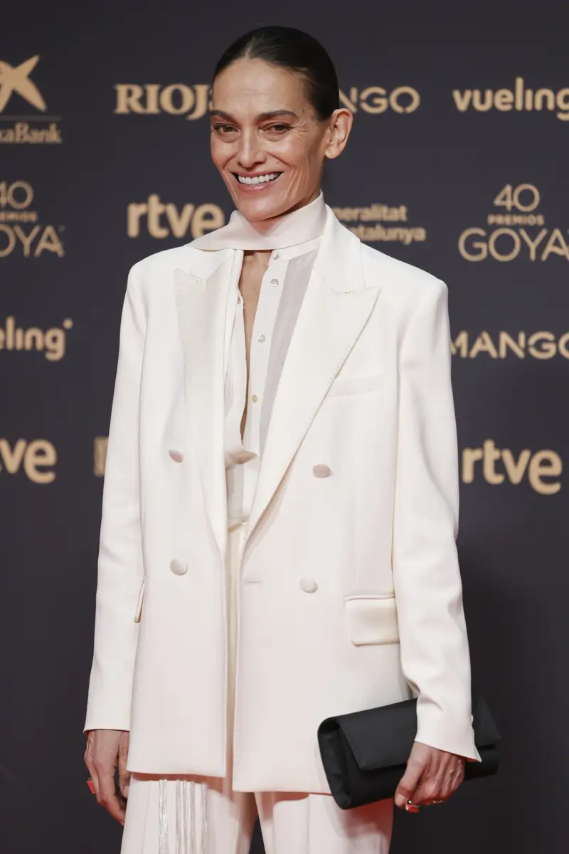 Laura Ponte elige un traje de Mango para los Premios Goya 2026: una ...