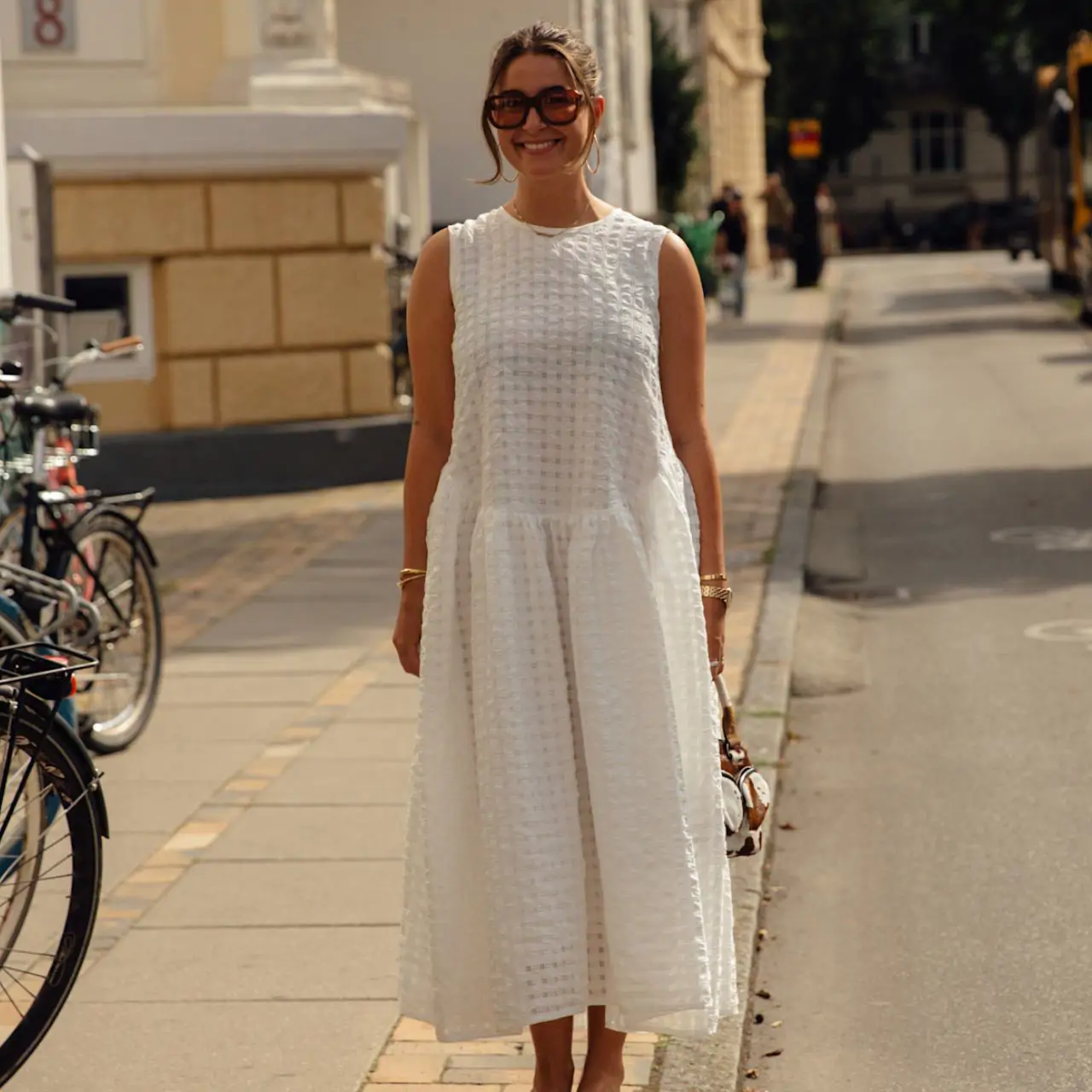 Los vestidos de lino son el uniforme de las mujeres más elegantes en ...