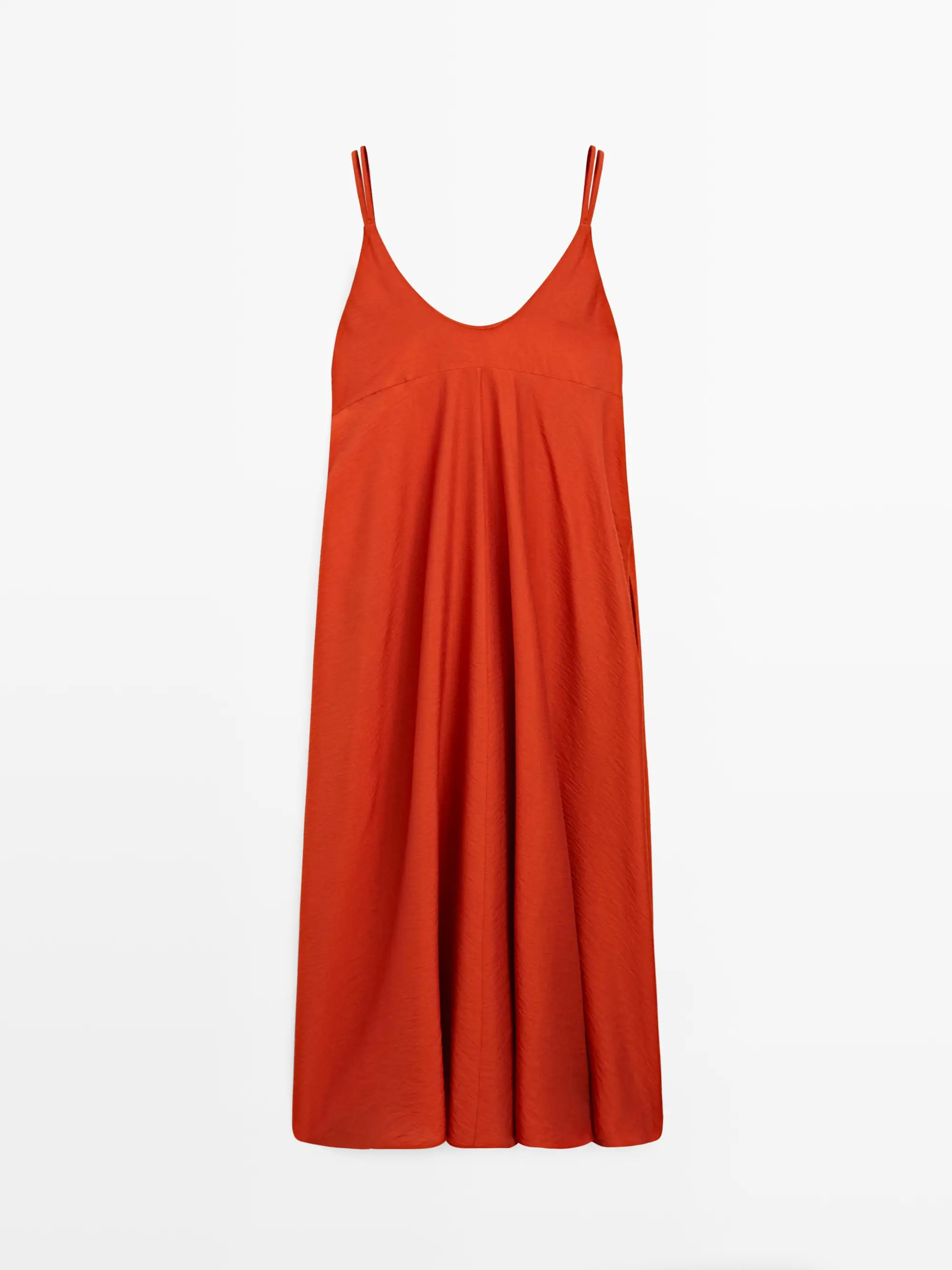 Cómo vestir elegante en verano: el vestido largo y fluido de Massimo ...